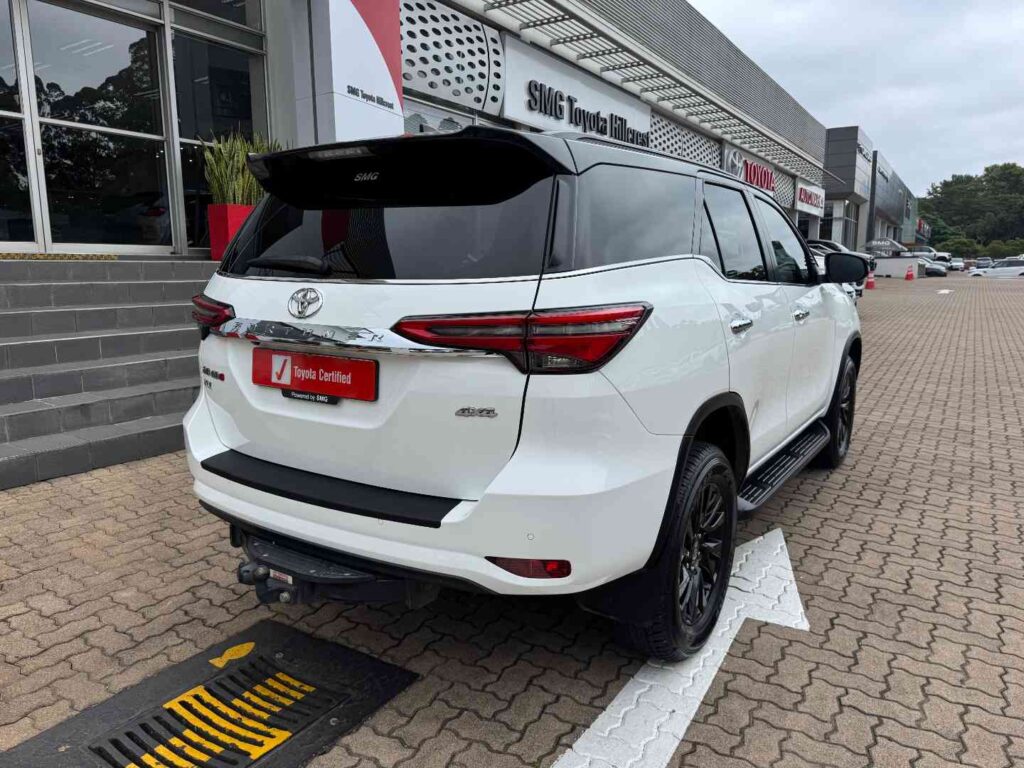 Toyota Fortuner 2.8GD-6 4x4 VX - SMG
