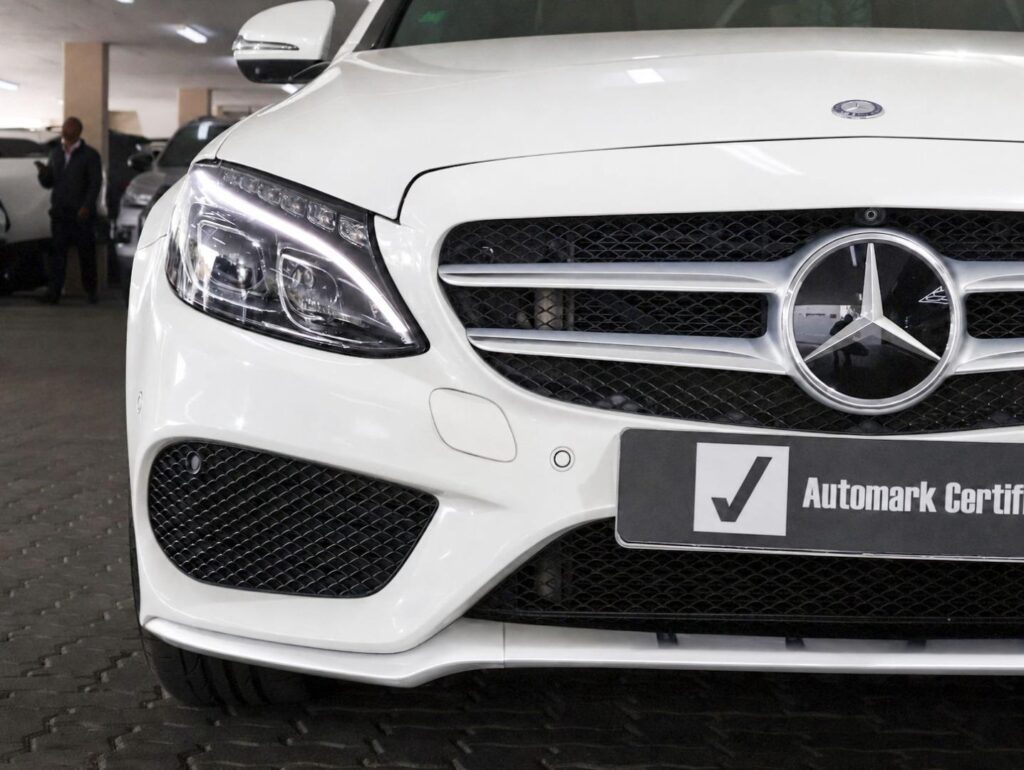 Mercedes-Benz C-Class C300 AMG Line - SMG